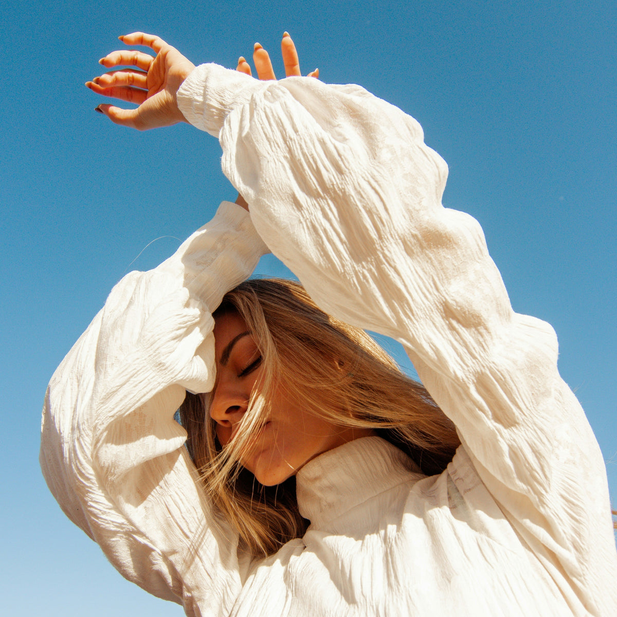 How Renting Clothes is Reshaping Fashion’s Environmental Impact – Wearr